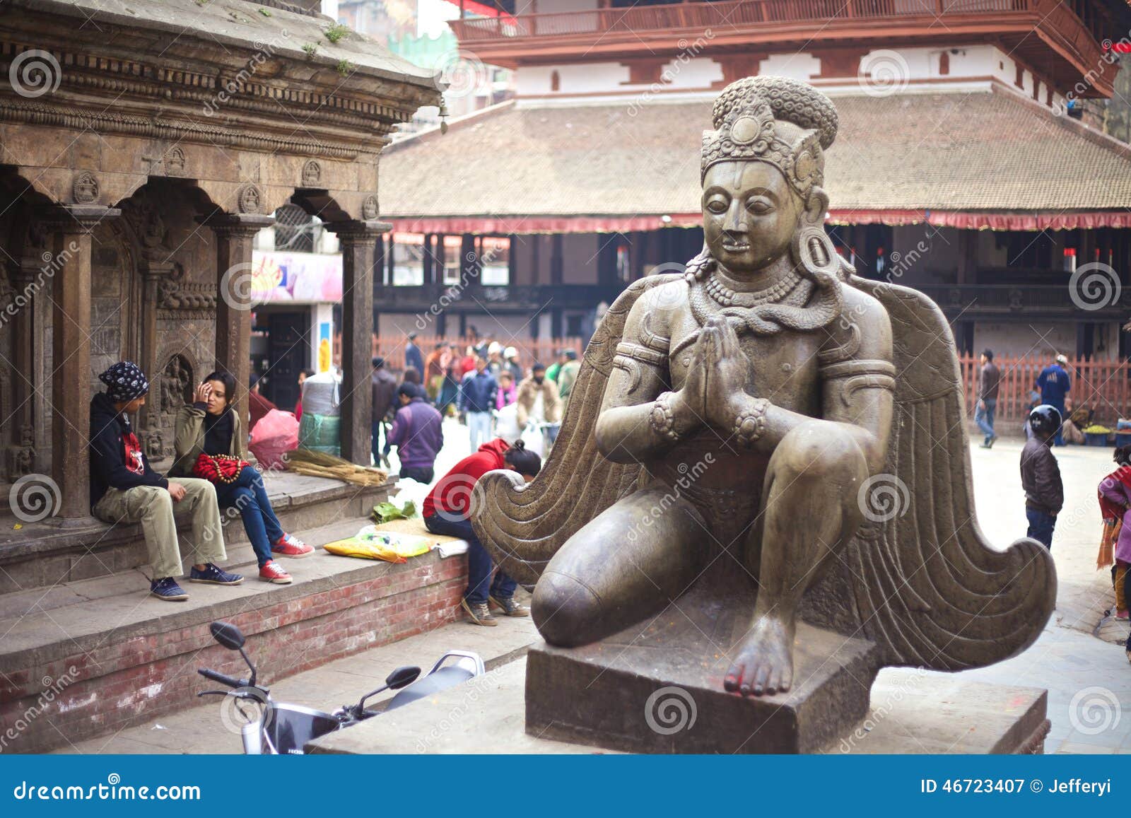 Suparna statue editorial photography. Image of temple - 46723407