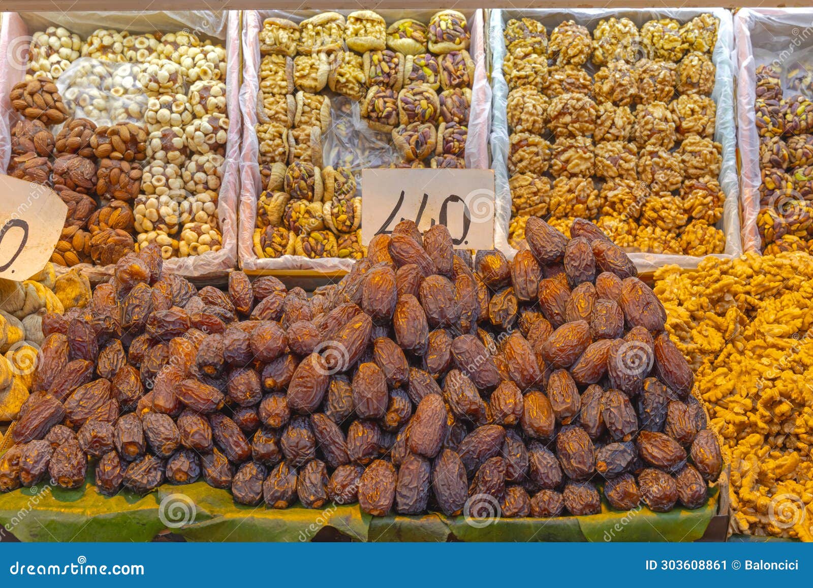 Super Jumbo Dates stock image. Image of pile, middle - 303608861