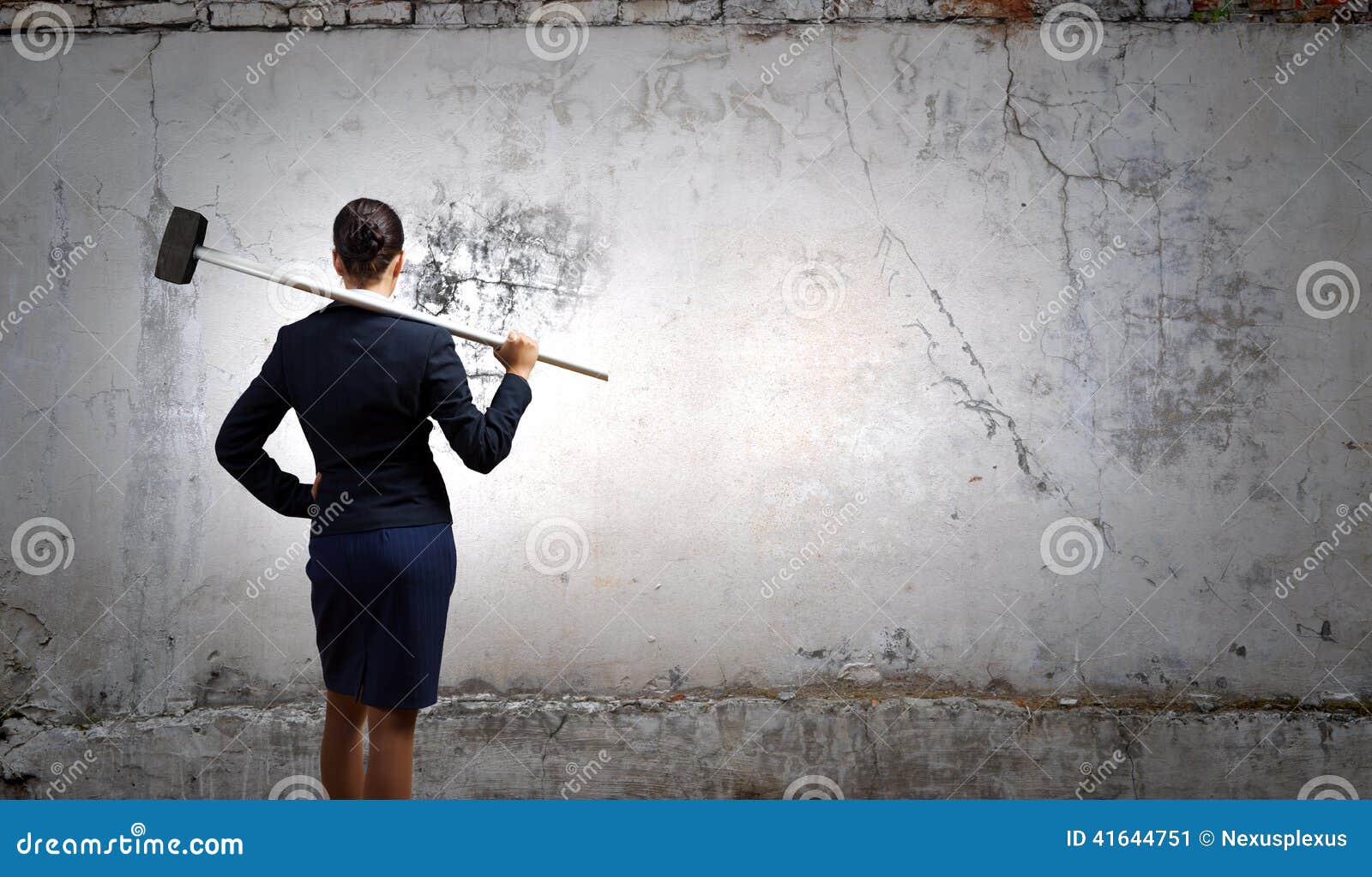 Superando desafios imagem de stock. Imagem de queda, tijolo - 41644751