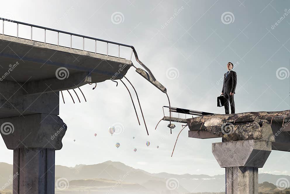 Superando Problemas E Dificuldades Meios Mistos Imagem de Stock - Imagem de duro, homem: 85704093