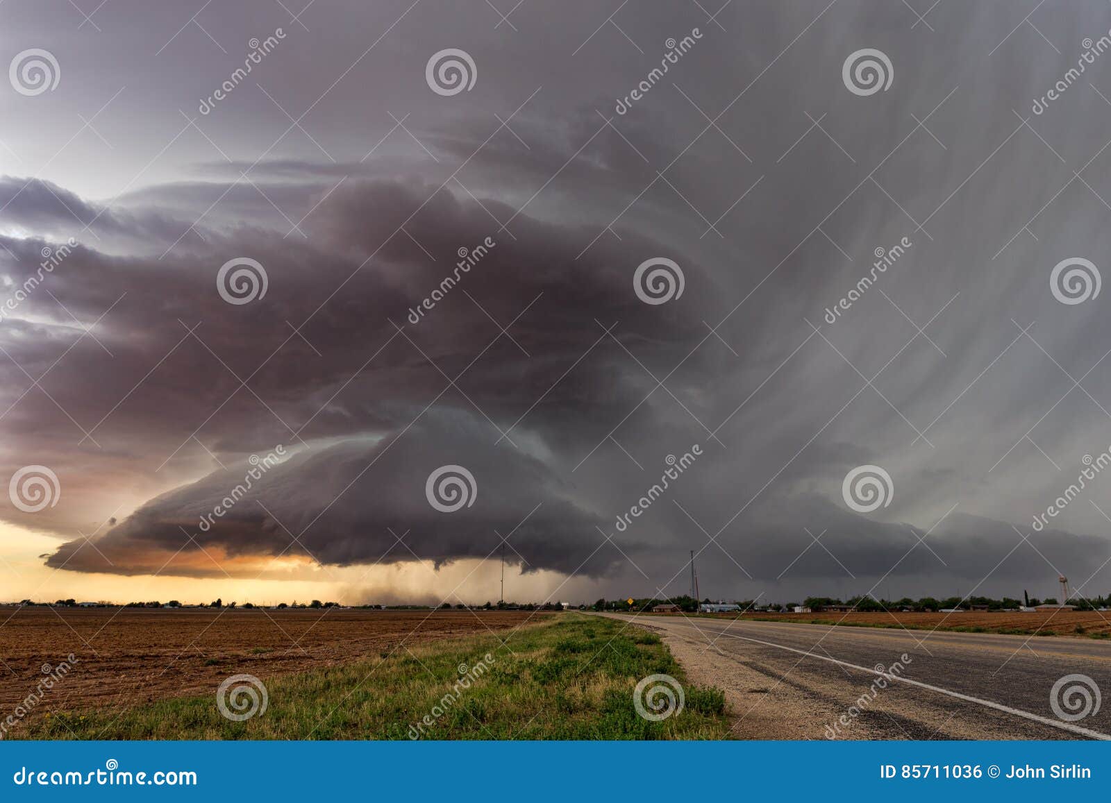 Supercell thunderstorm stock photo. Image of clouds, horizon - 85711036