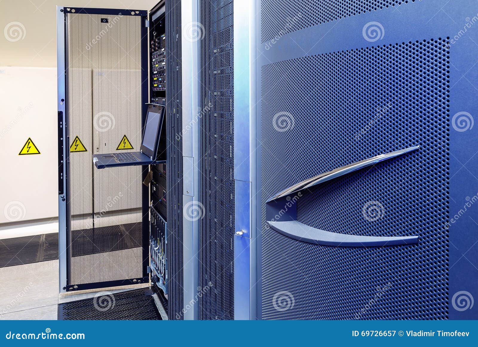 Supercomputer Terminal Management in the Data Center Stock Image ...