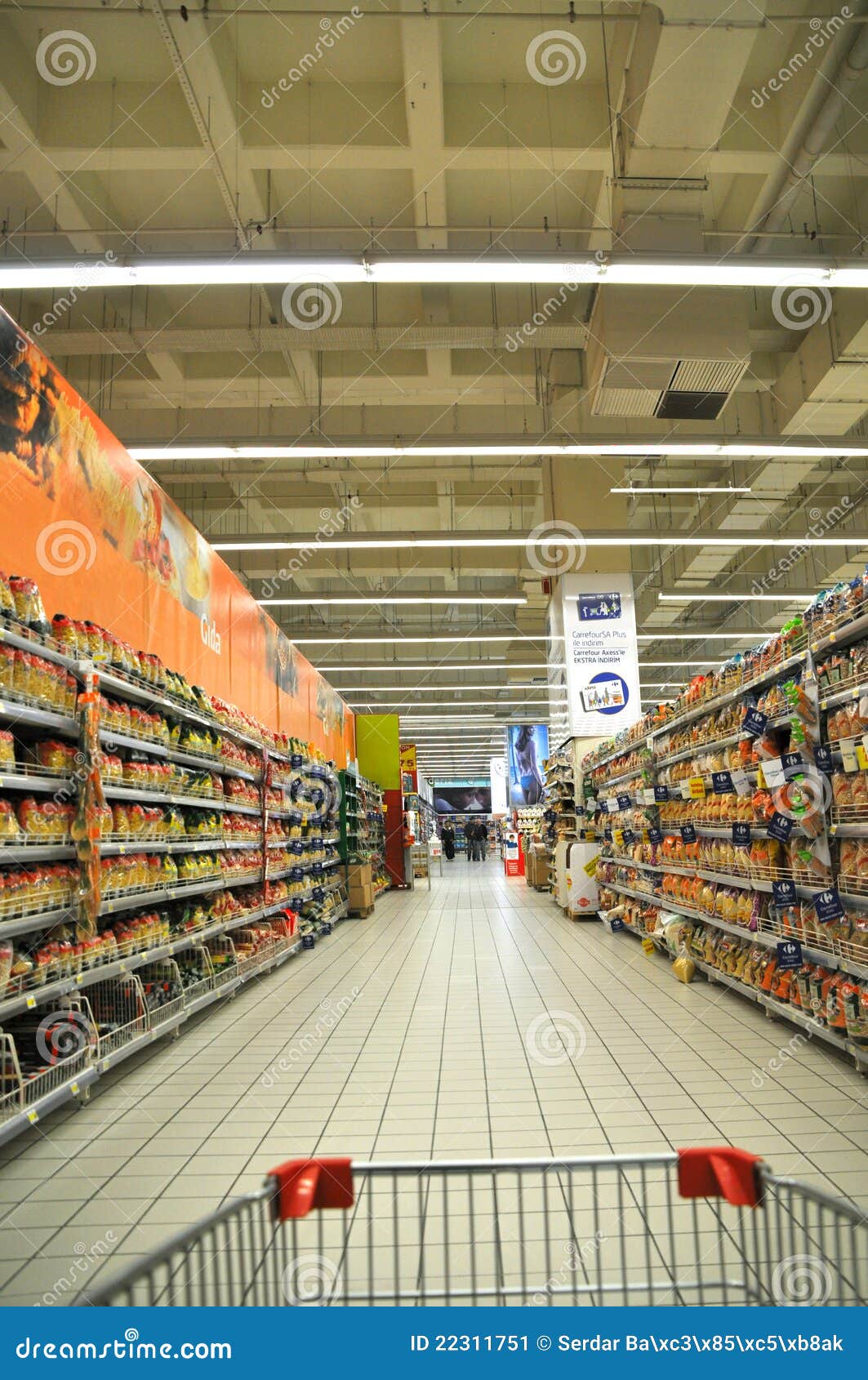 Supermarché photo éditorial. Image of économie, occasionnel - 22311751