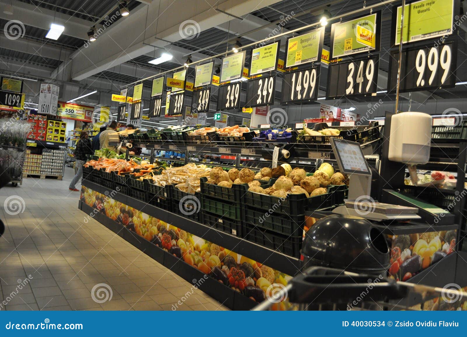 Supermarket editorial stock image. Image of grocery, goods - 40030534