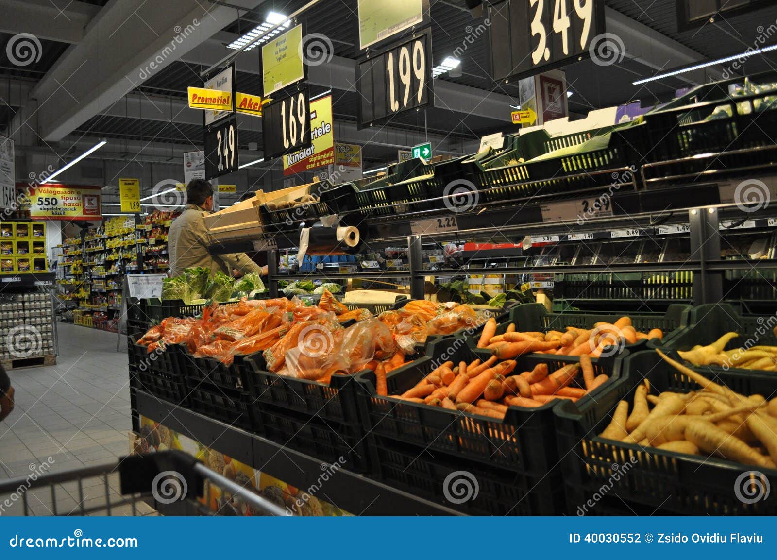 Supermarket editorial photography. Image of everyday - 40030552