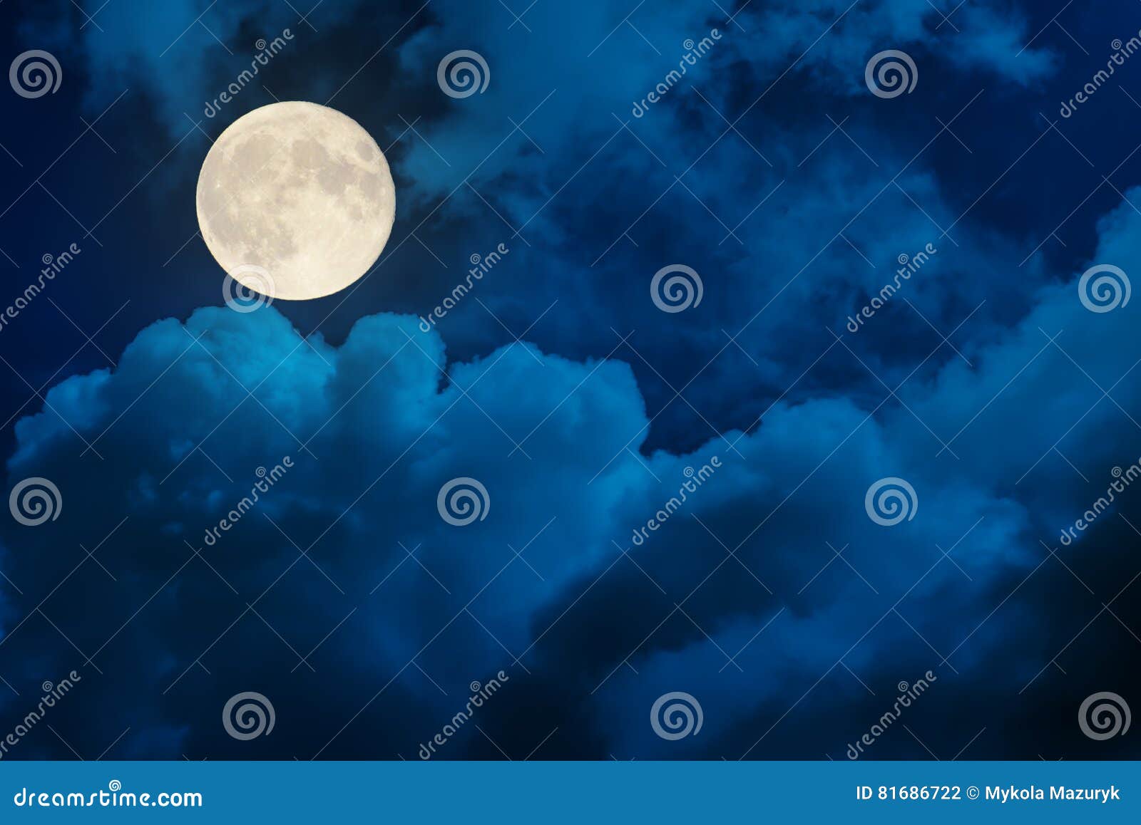 Supermoon in Dramatic Clouds Stock Photo - Image of light, black: 81686722