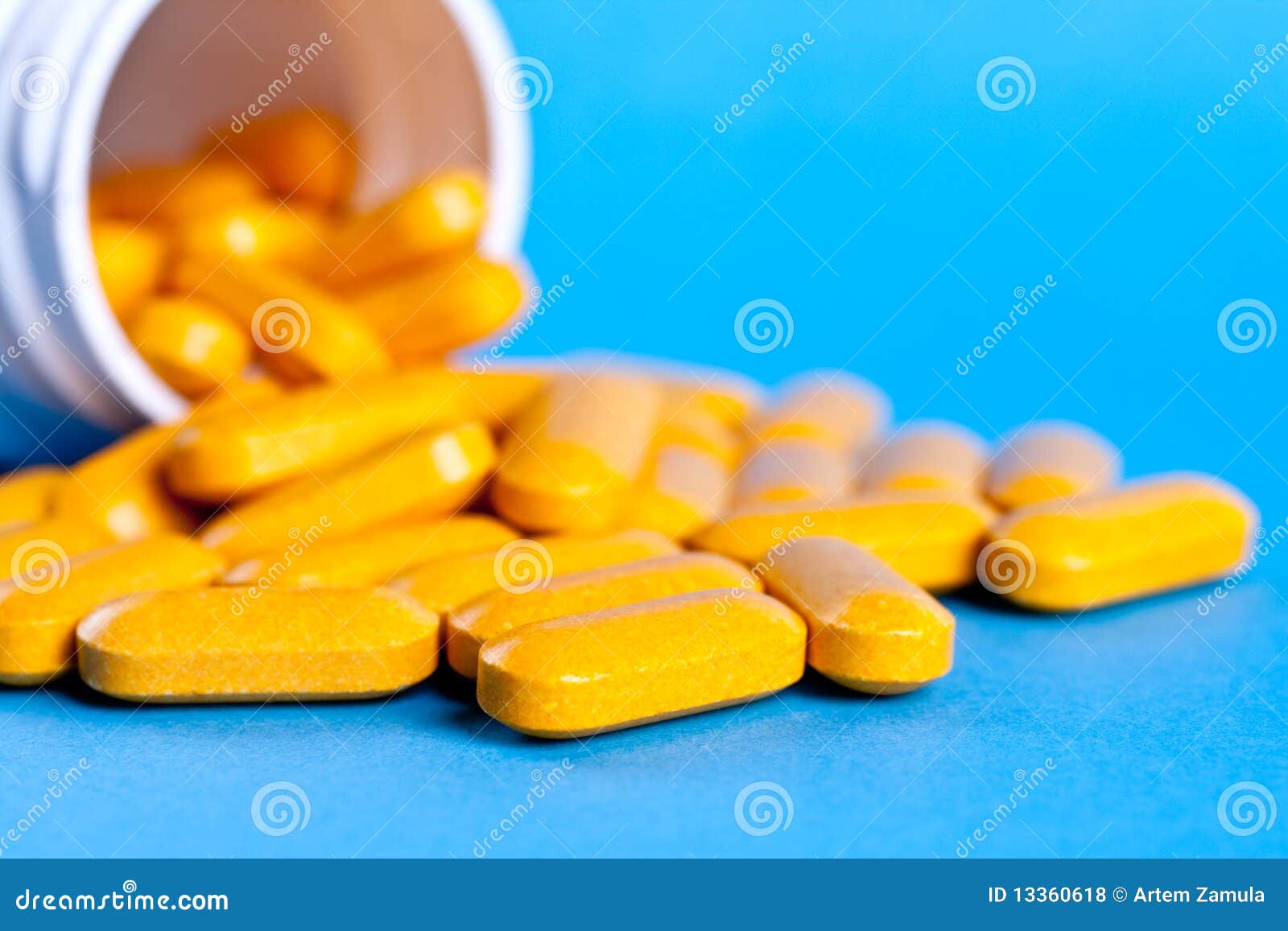 Supplementi Nel Modulo Della Pillola Fotografia Stock - Immagine di ...