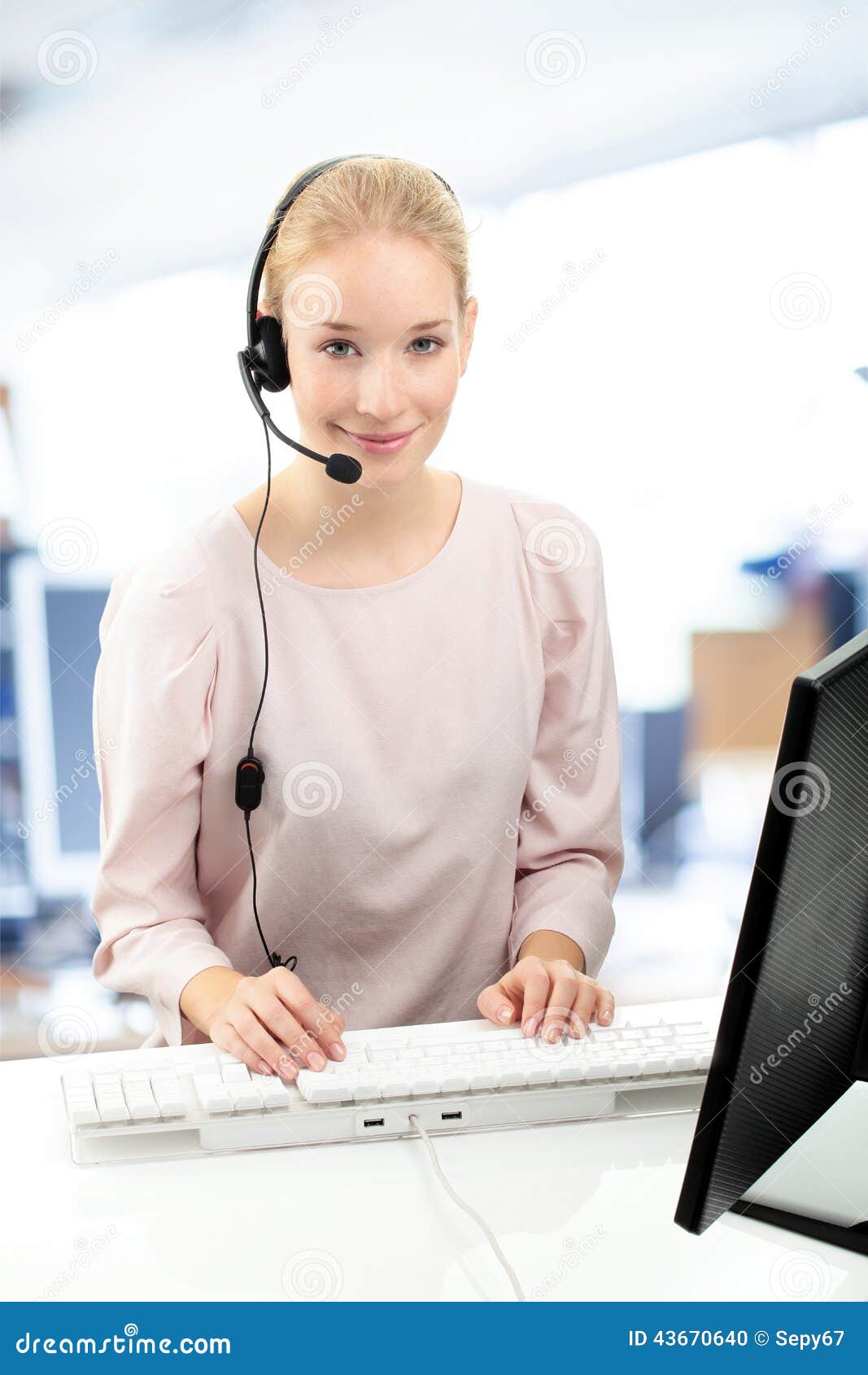 Support Phone Operator in Headset Stock Photo - Image of assistance ...