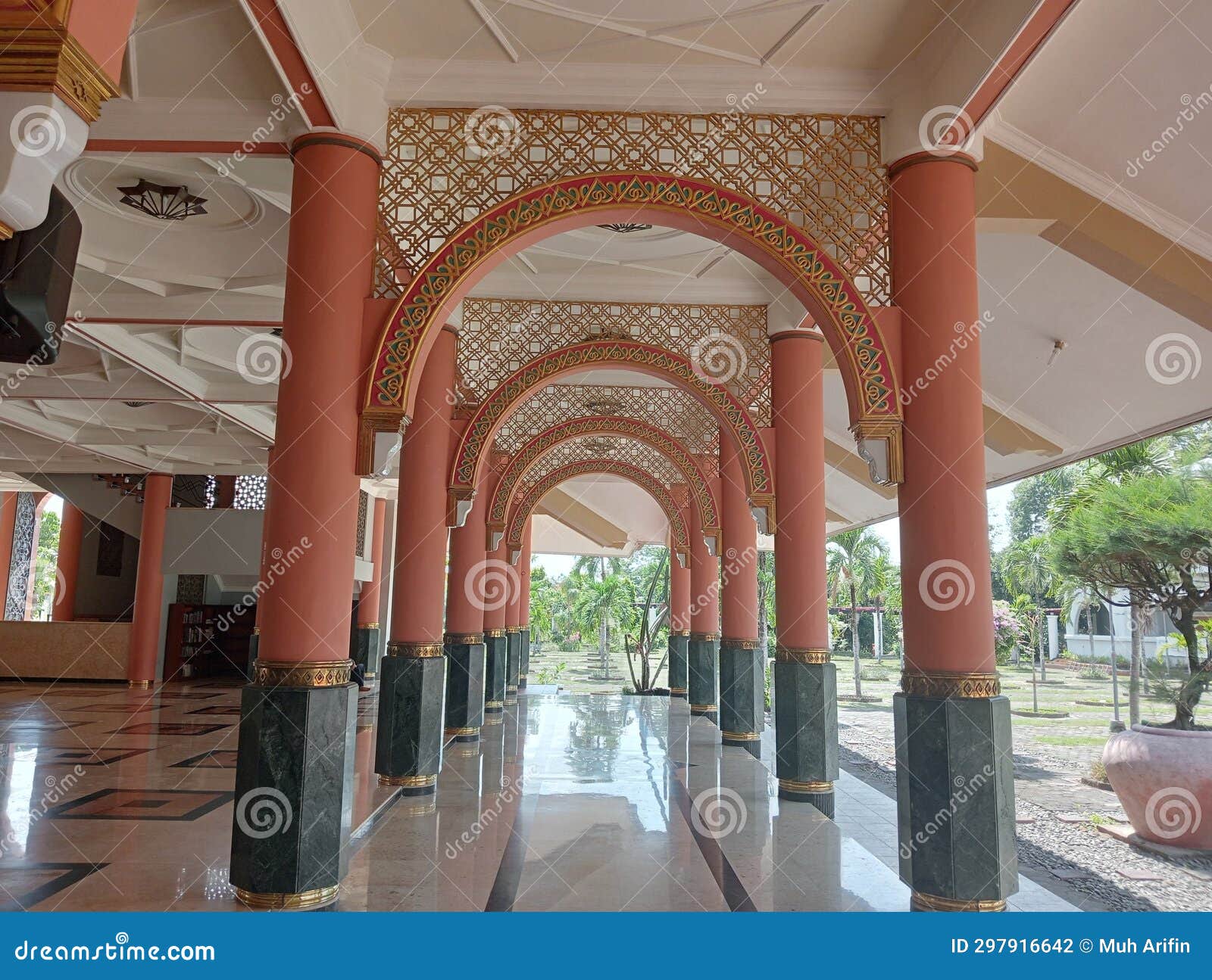 Supporting Pillars at the Gadjah Mada University Campus Mosque Stock ...