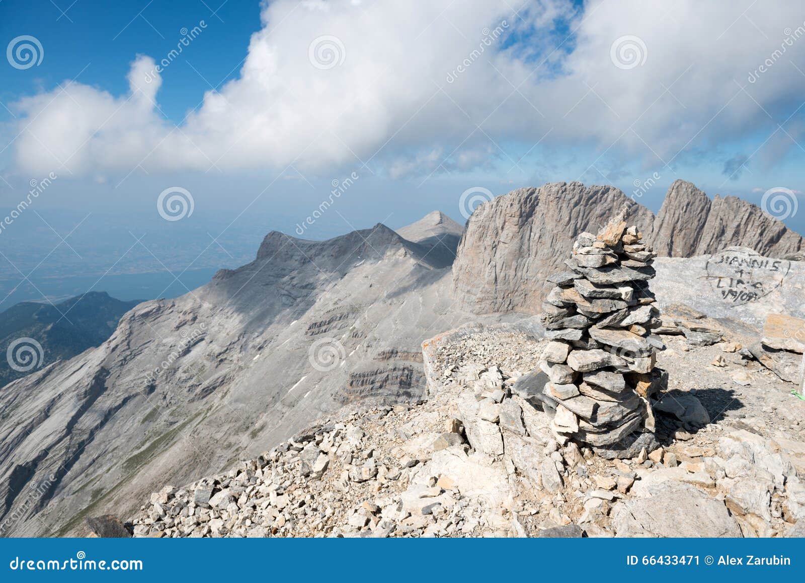 Sur Le Dessus Du Mont Olympe Image stock - Image of falaise, arête ...