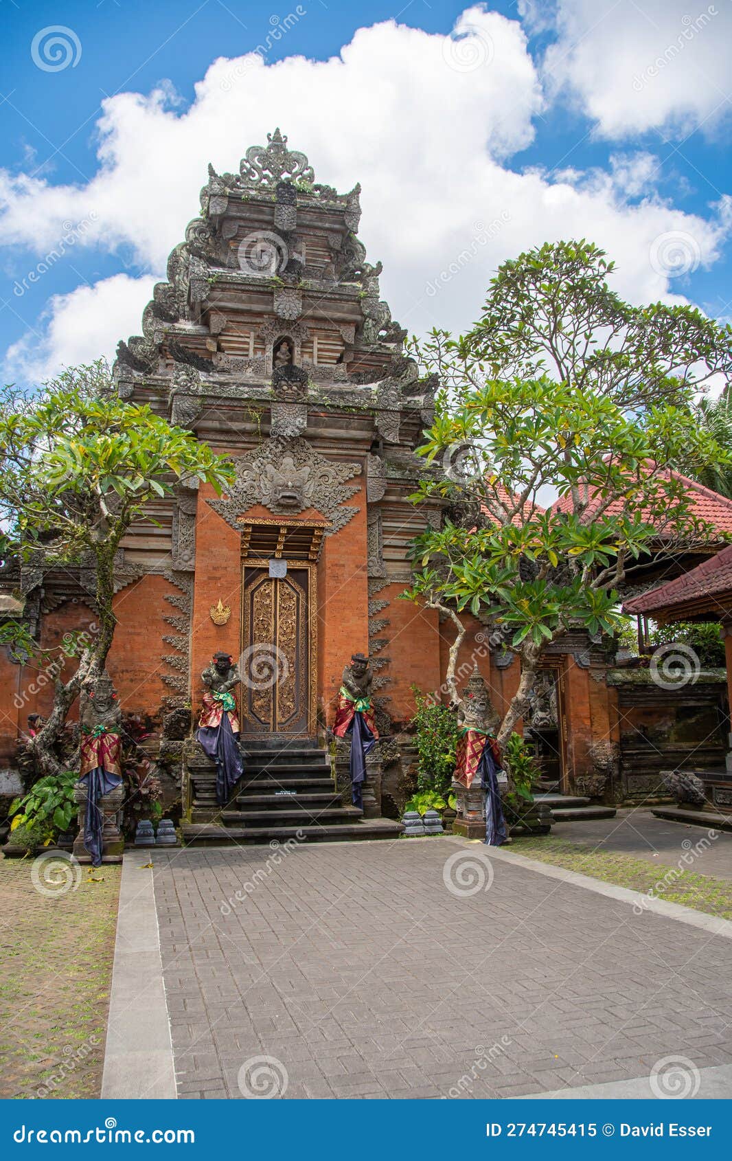 Sur Le Terrain Du Complexe Du Temple D'ubud Palace Image éditorial ...