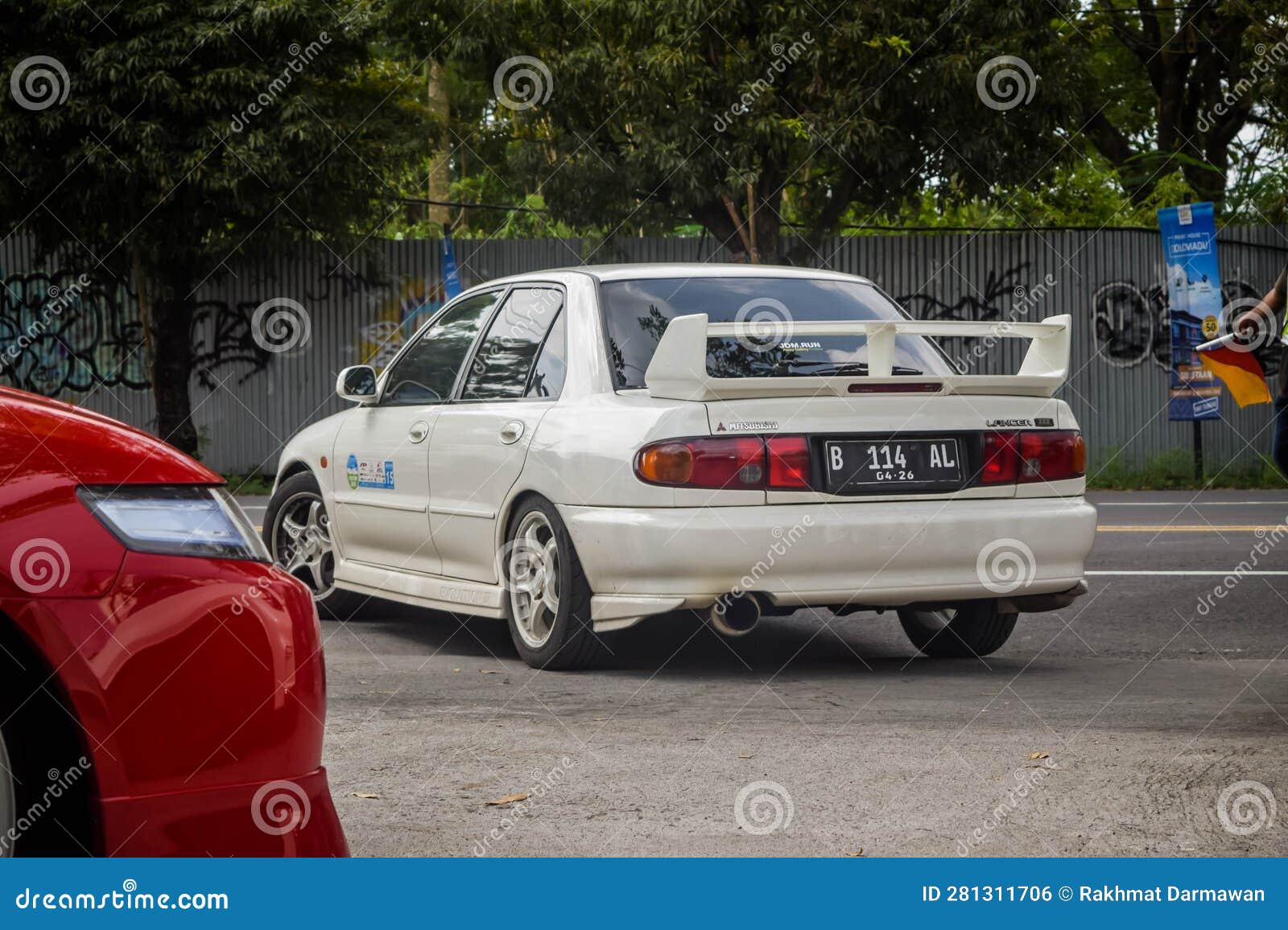 White Mitsubishi Lancer Evolution III Leaving JDM Run Car Meet ...