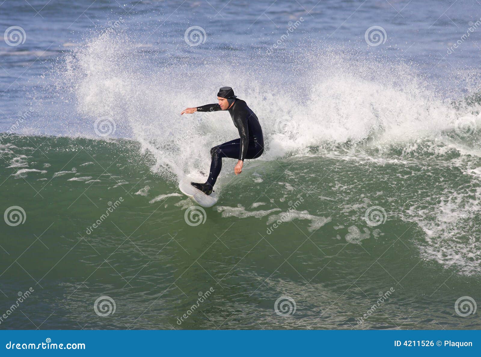 Surfa arkivfoto. Bild av activatoren, sportar, surfa, innanmäte - 4211526