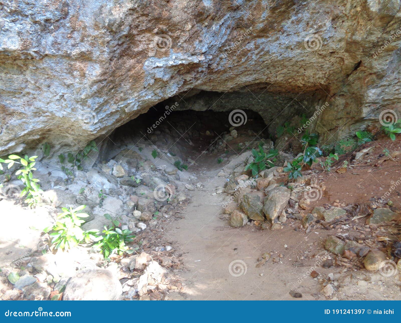 The Surface of the Cave Wall Stock Image - Image of arch, cliff: 191241397