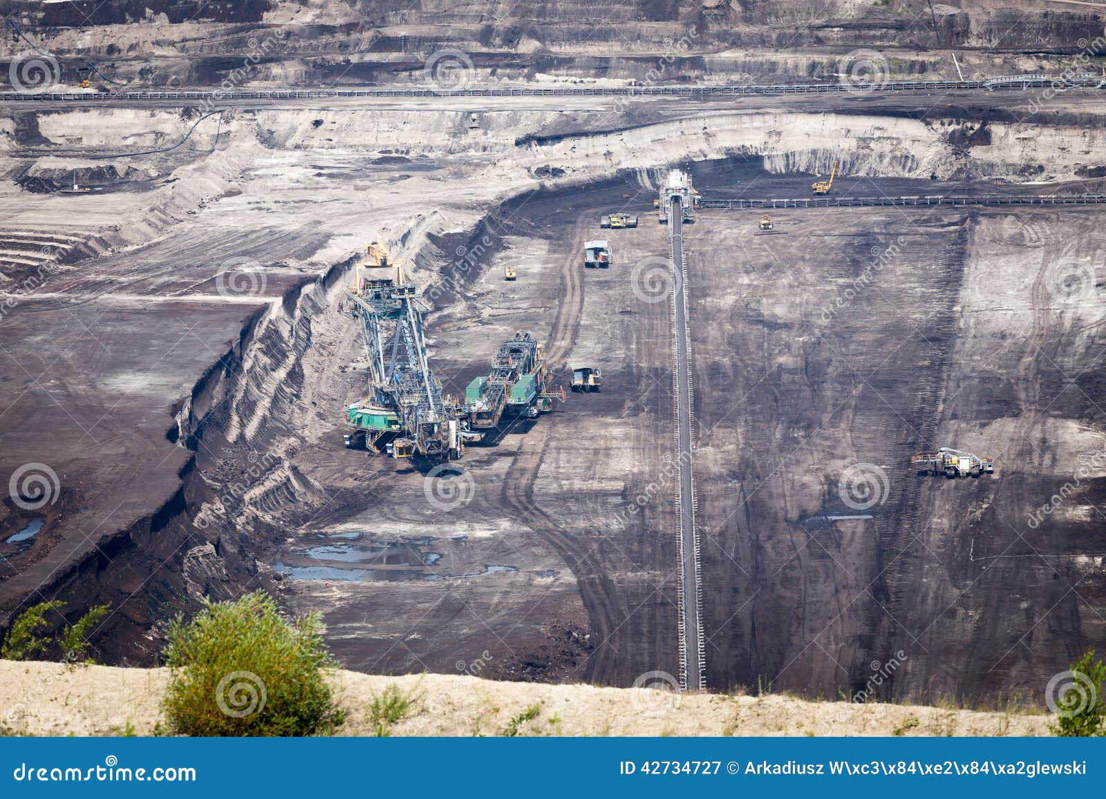 Surface coal mining stock image. Image of mist, powerhouse - 42734727