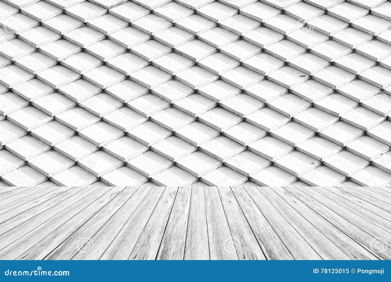 Surface De Texture De Toit De Tuile Avec La Terrasse En Bois Image ...