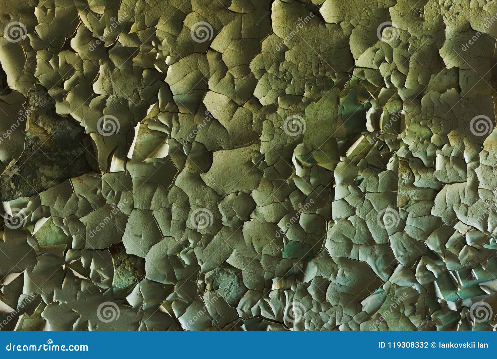 A Surface with an Old Cracked Paint Splitting Large Pieces 库存照片 - 图片 包括 ...