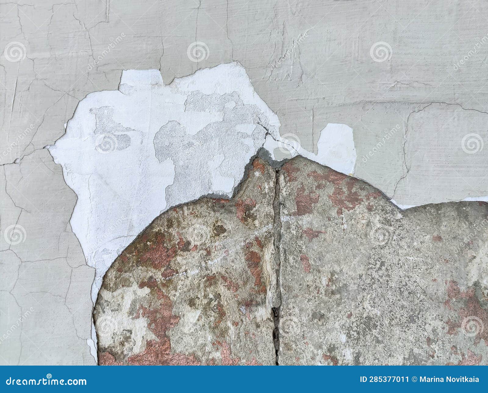 The Surface of the Wall of an Old Building with Cracks and Crumbling ...