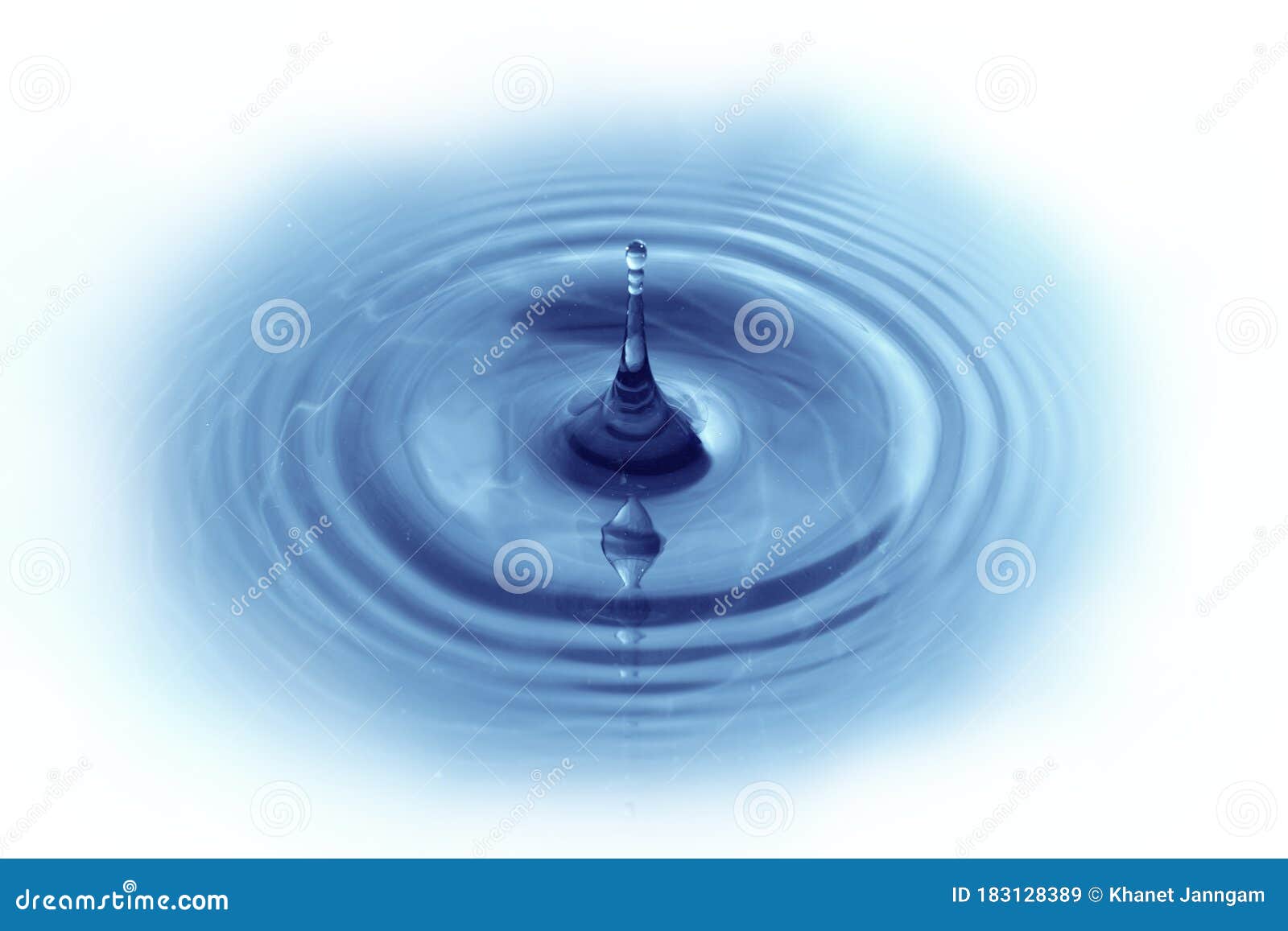 The Surface of Water Droplets Stock Image - Image of closeup, impact ...