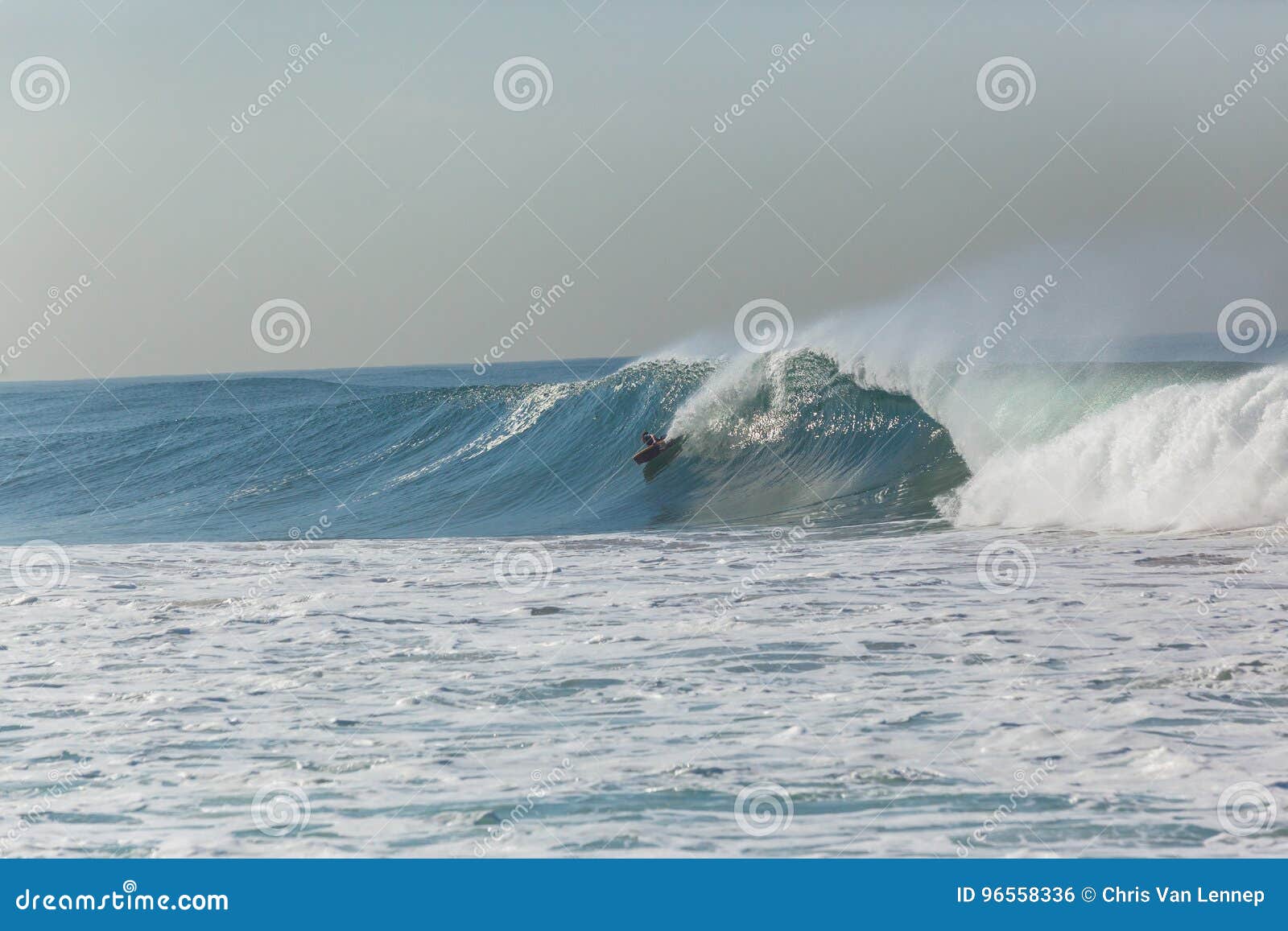 Surfende Welle Surfer Bodyboarder Stockfoto - Bild von fahrten ...