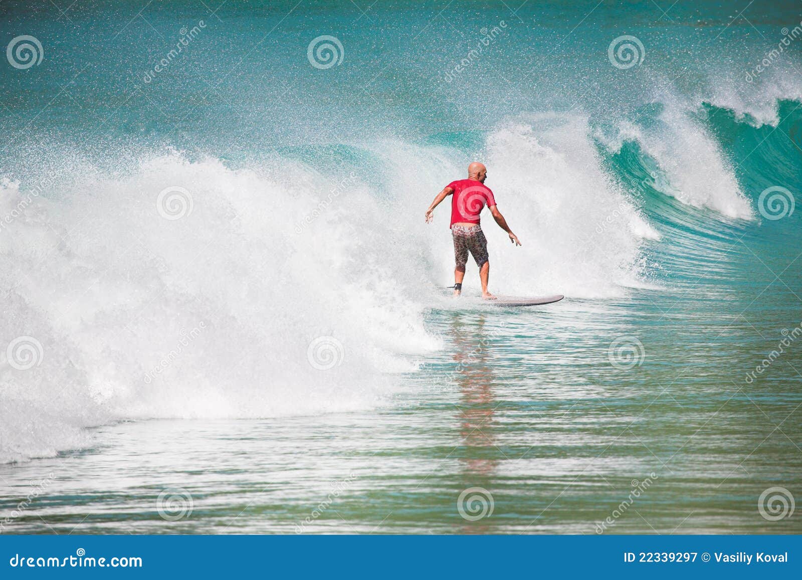 Surfer image stock. Image du rivage, rapide, extérieur - 22339297