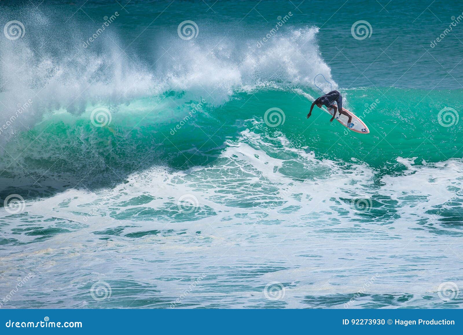 Surfer, Der Große Welle Reitet Stockfoto - Bild von welle, reiten: 92273930