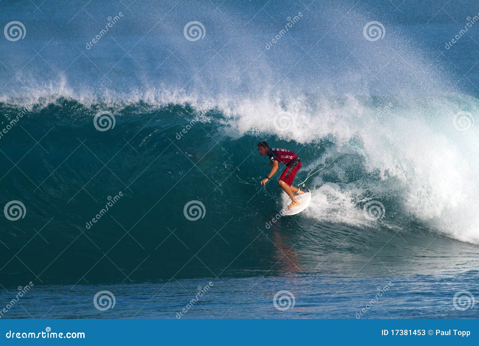 Surfer Ian Walsh Surfing in the Pipeline Masters Editorial Stock Photo ...
