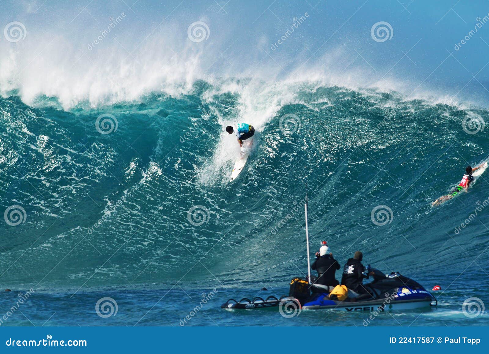 Surfer Michel Bourez Surfing Pipeline in Hawaii Editorial Photography ...