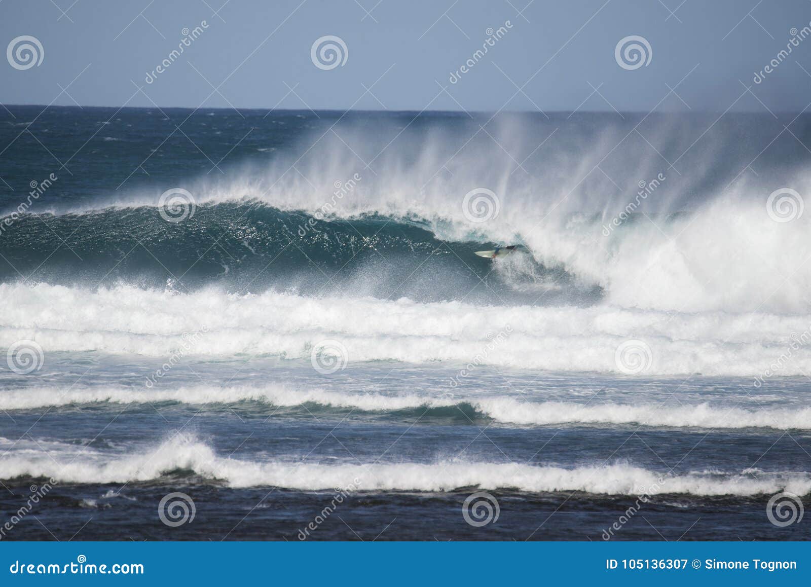 Surfer in the Tube of a Wave Stock Image - Image of island, extreme ...