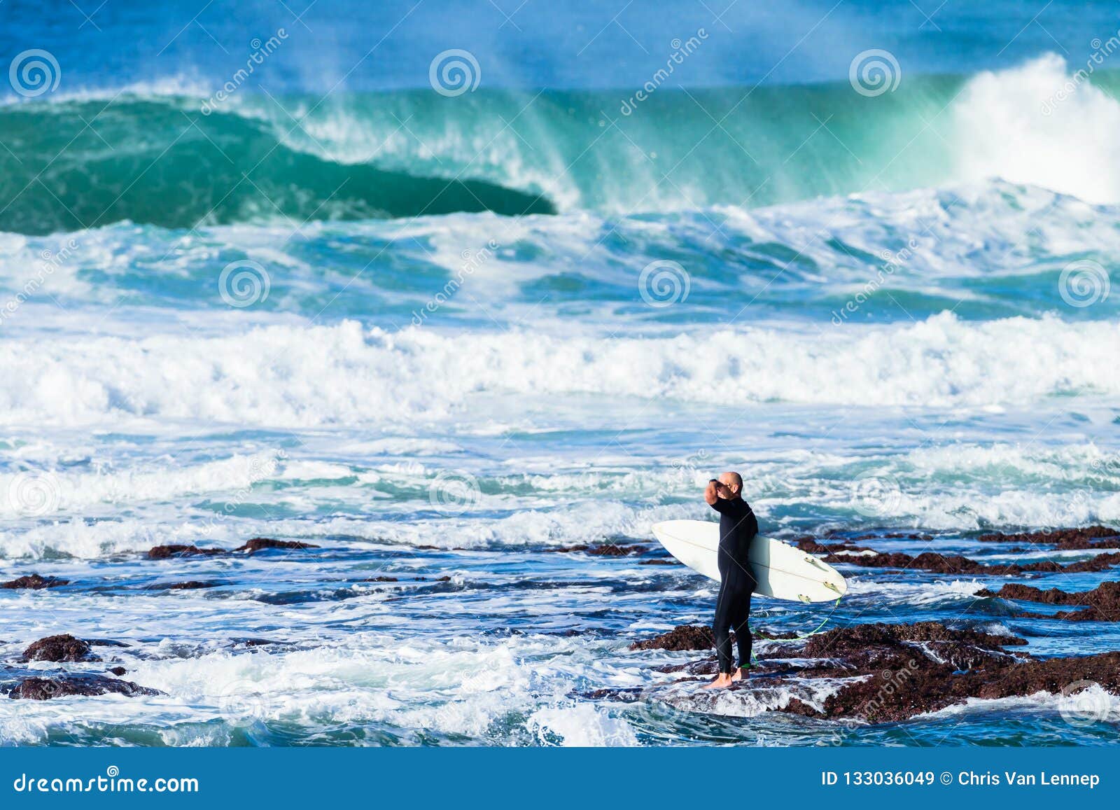 Surfer Waves Rock Entry editorial stock image. Image of water - 133036049