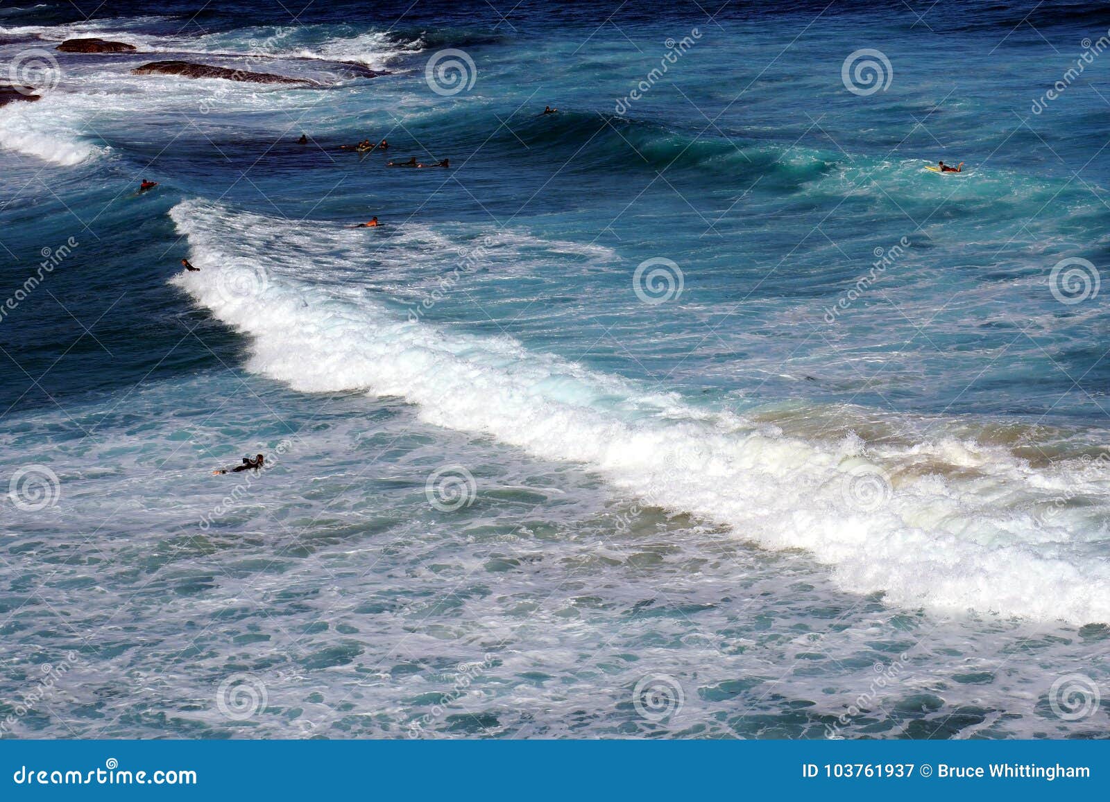White Foamed Pacific Ocean Waves Stock Image - Image of sydney, surfers ...