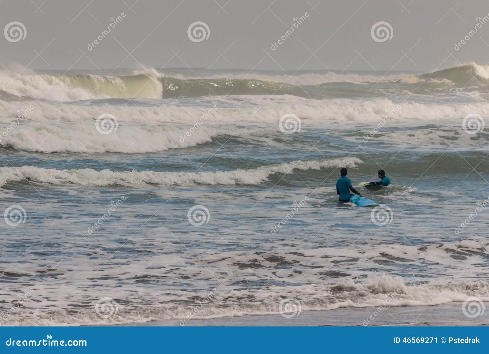 Surfers waiting for wave editorial photo. Image of surfboard - 46569271 Surfers waiting for wave editorial photo. Image of surfboard - 46569271