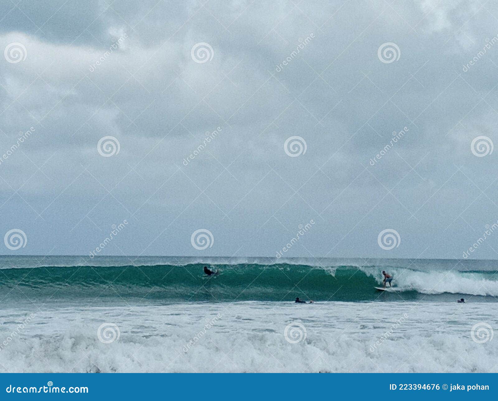 Nice wave editorial photo. Image of paradise, coast - 223394676