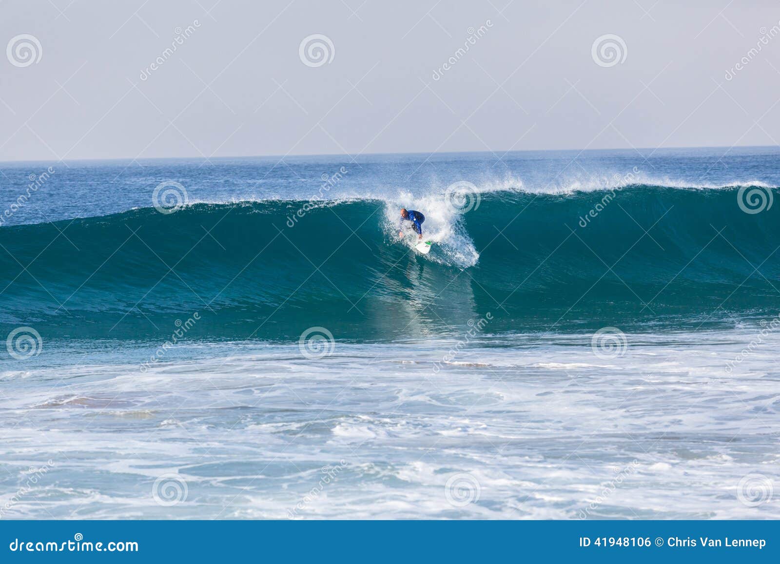 Surfing Surfer Catching Blue Wave Editorial Photo - Image of scenic ...