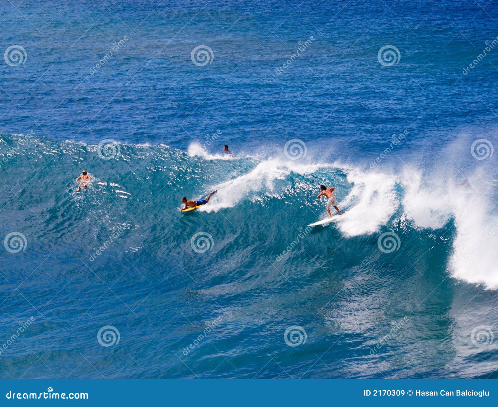 Surfisti in Maui, Hawai immagine stock. Immagine di mare - 2170309