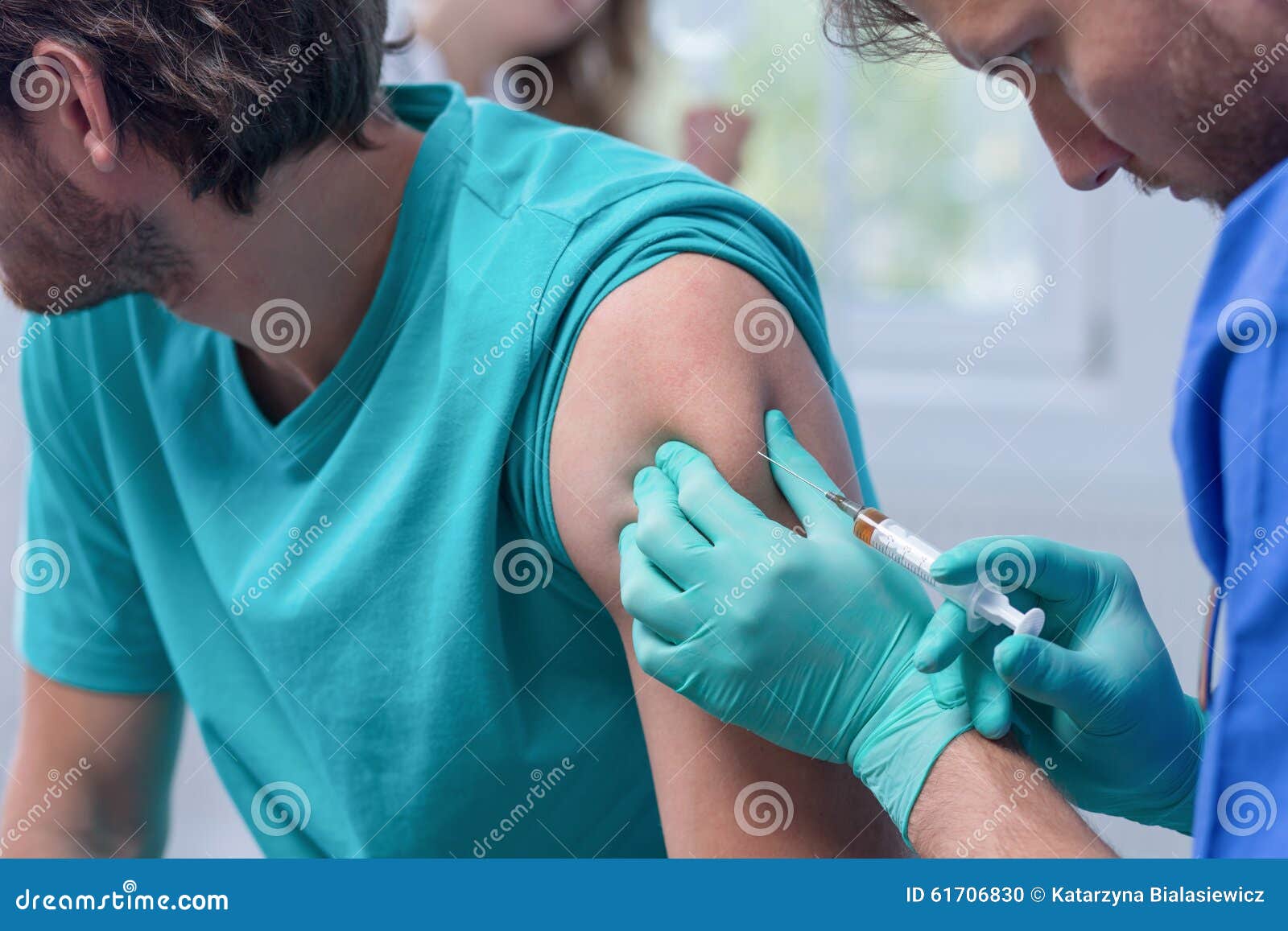Surgeon doing injection stock photo. Image of caucasian - 61706830