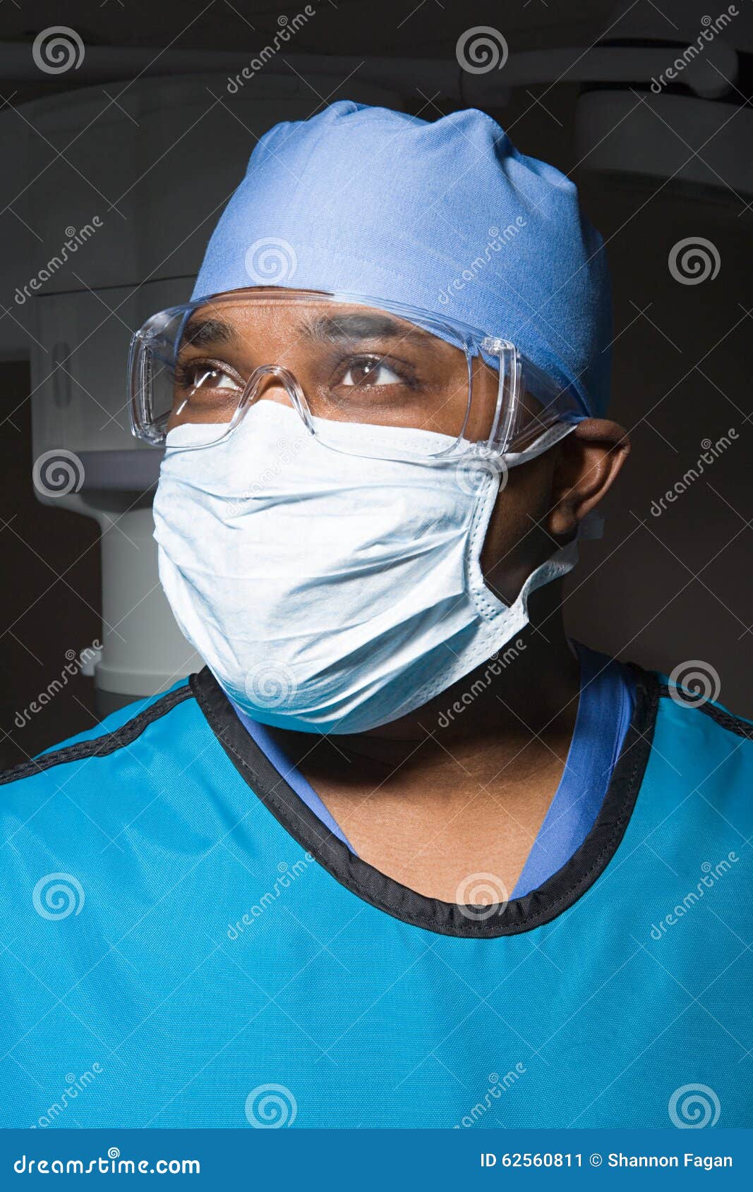 Surgeon in Mask and Safety Goggles Stock Image - Image of mask ...