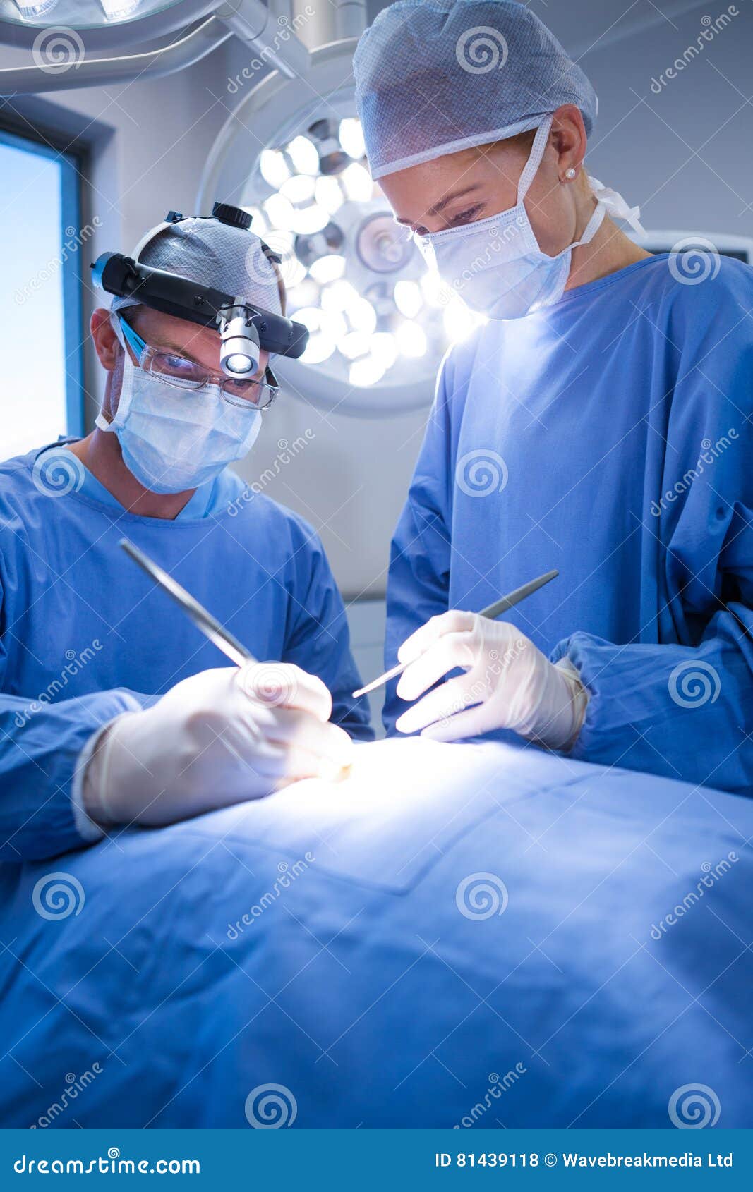 Surgeons Performing Operation in Operation Theater Stock Photo - Image ...