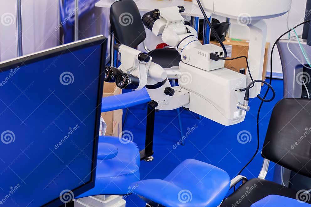 Surgical Microscope with Built-in Camera and Smooth Zoom for ...
