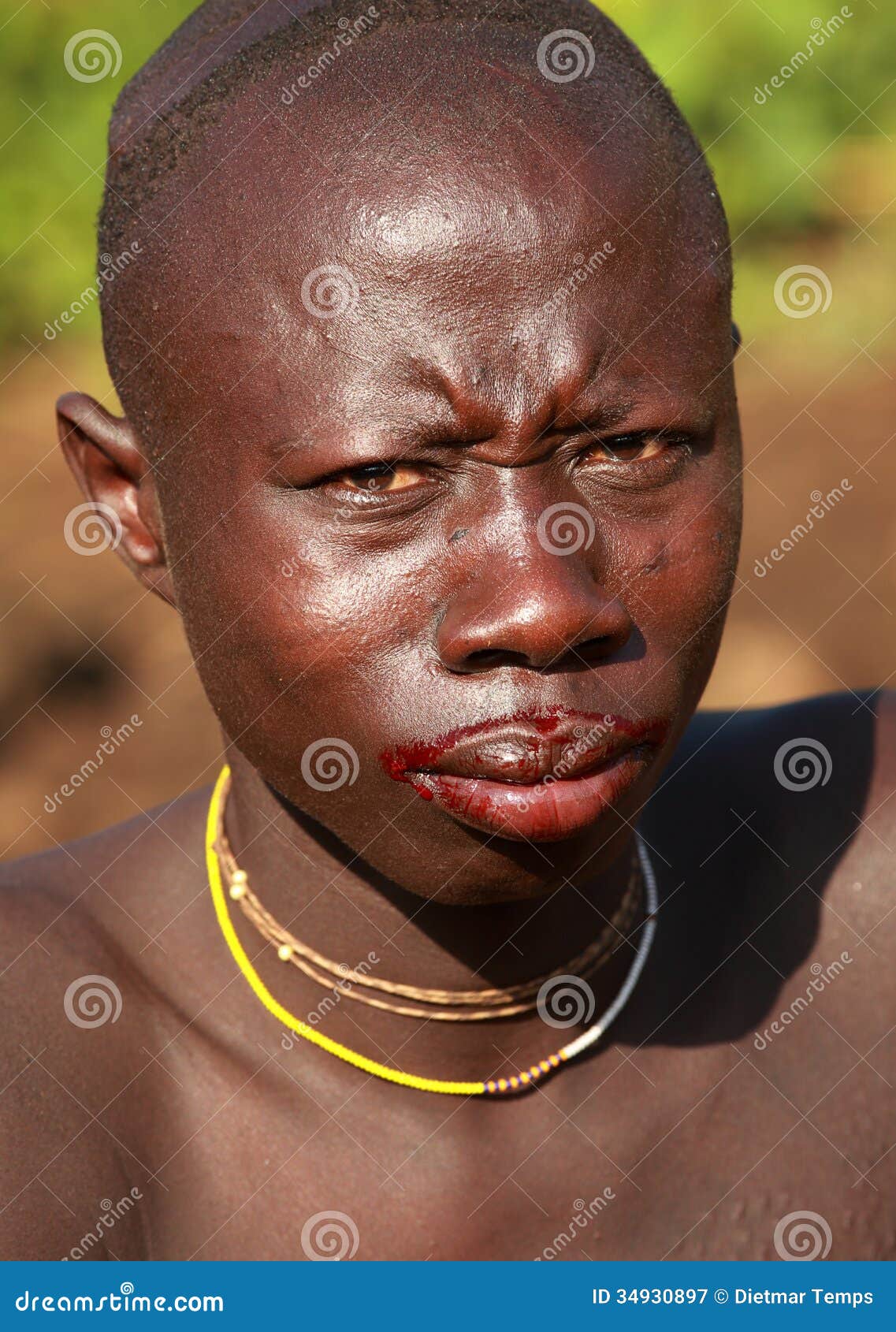 Suri cattle herder editorial photography. Image of surma - 34930897