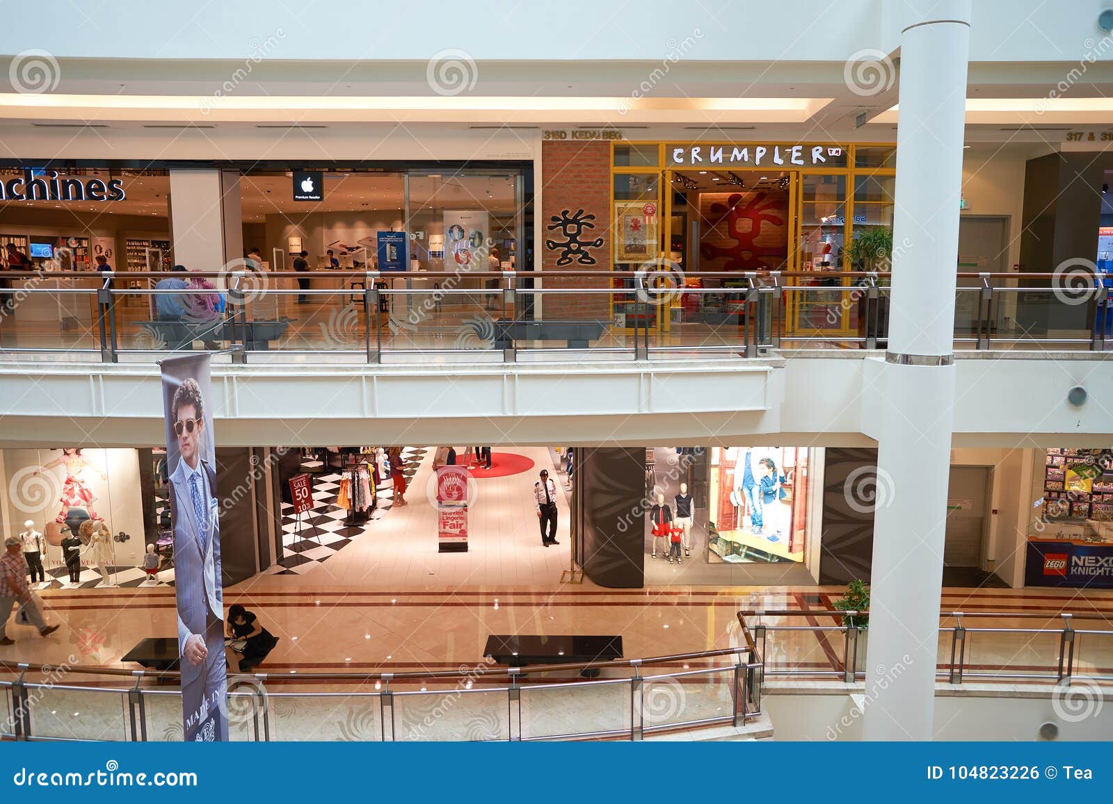 Suria KLCC foto editorial. Imagen de moderno, malayo - 104823226