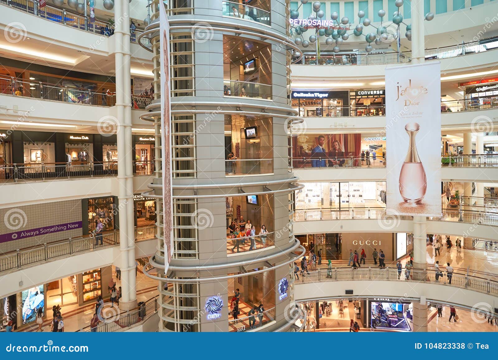 Suria KLCC foto de archivo editorial. Imagen de popular - 104823338