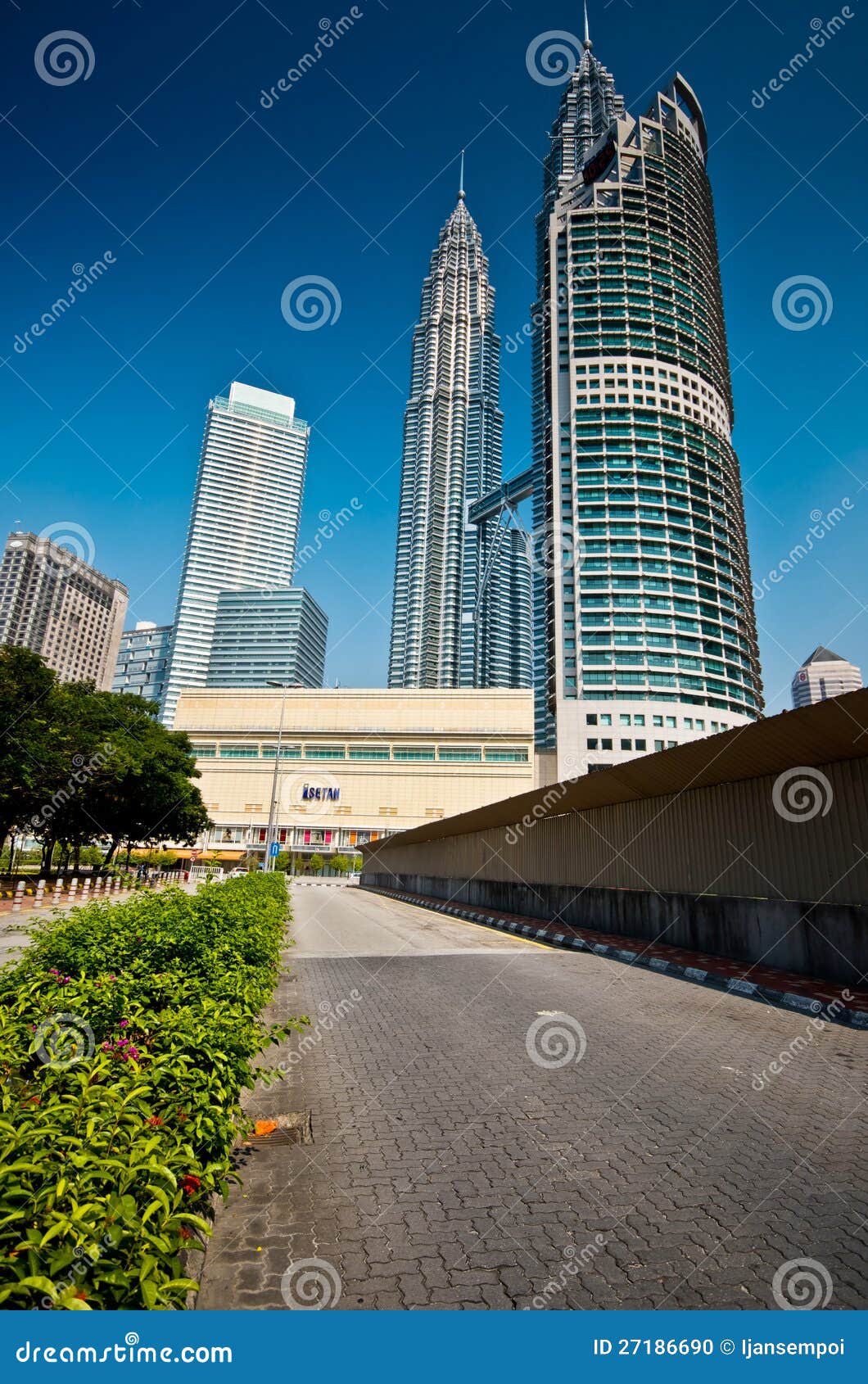 Suria KLCC editorial image. Image of town, lumpur, exterior - 27186690