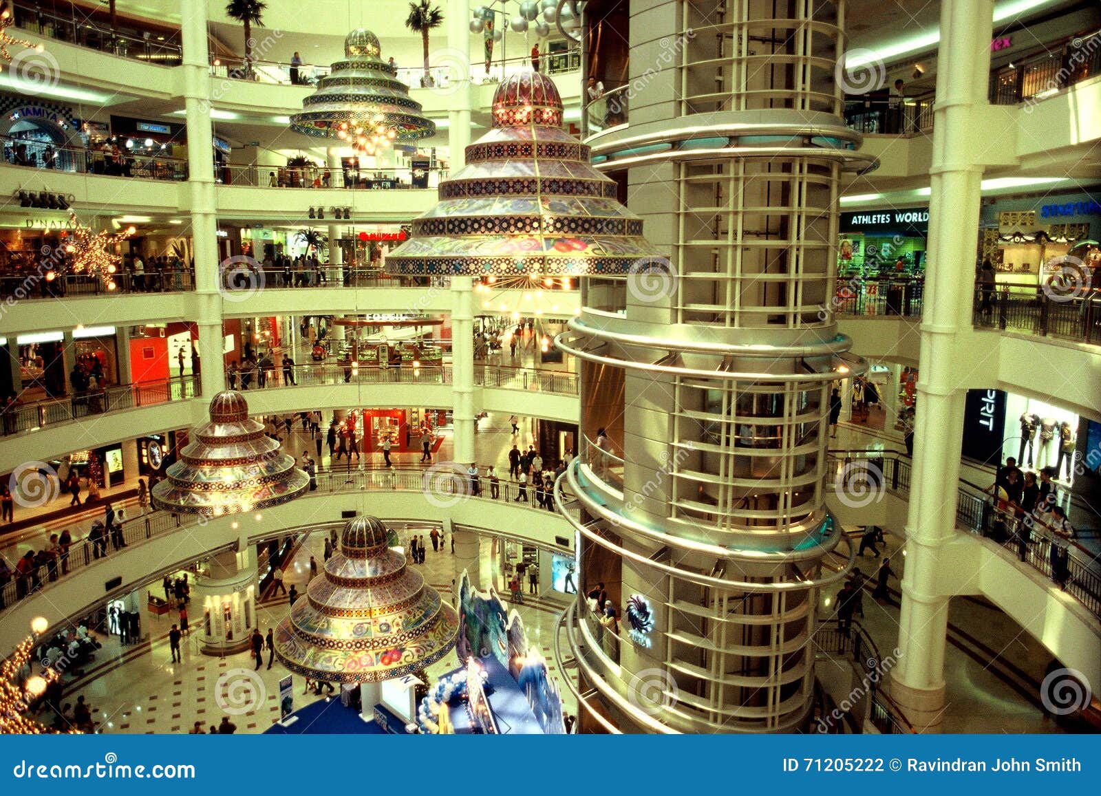 Suria KLCC 图库摄影片. 图片 包括有 中心, 存储, 购物中心, 城市, 中央, 马来西亚, 地标 - 71205222