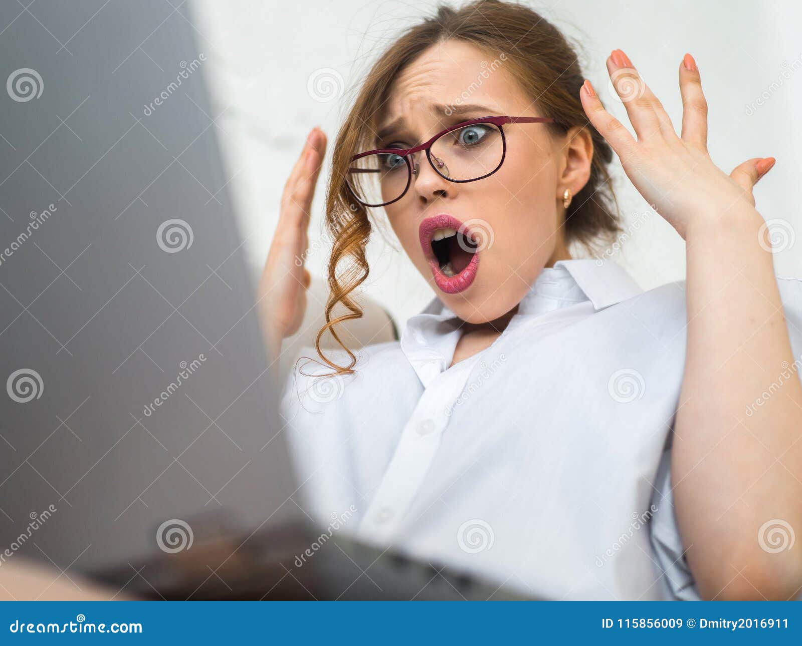 Surprised Bwoman Looking At Camera Astonished Woman With Shocked Face