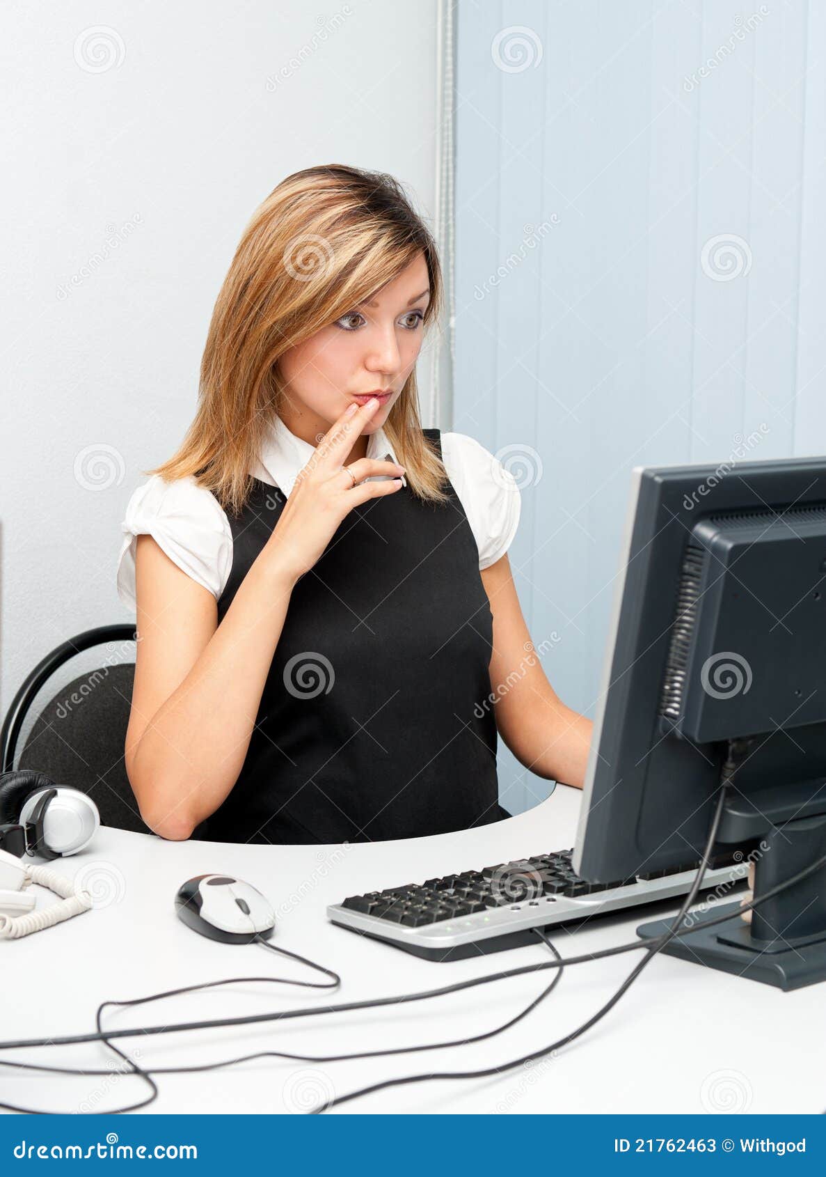 Surprised Woman at Computer Stock Image - Image of lady, black: 21762463