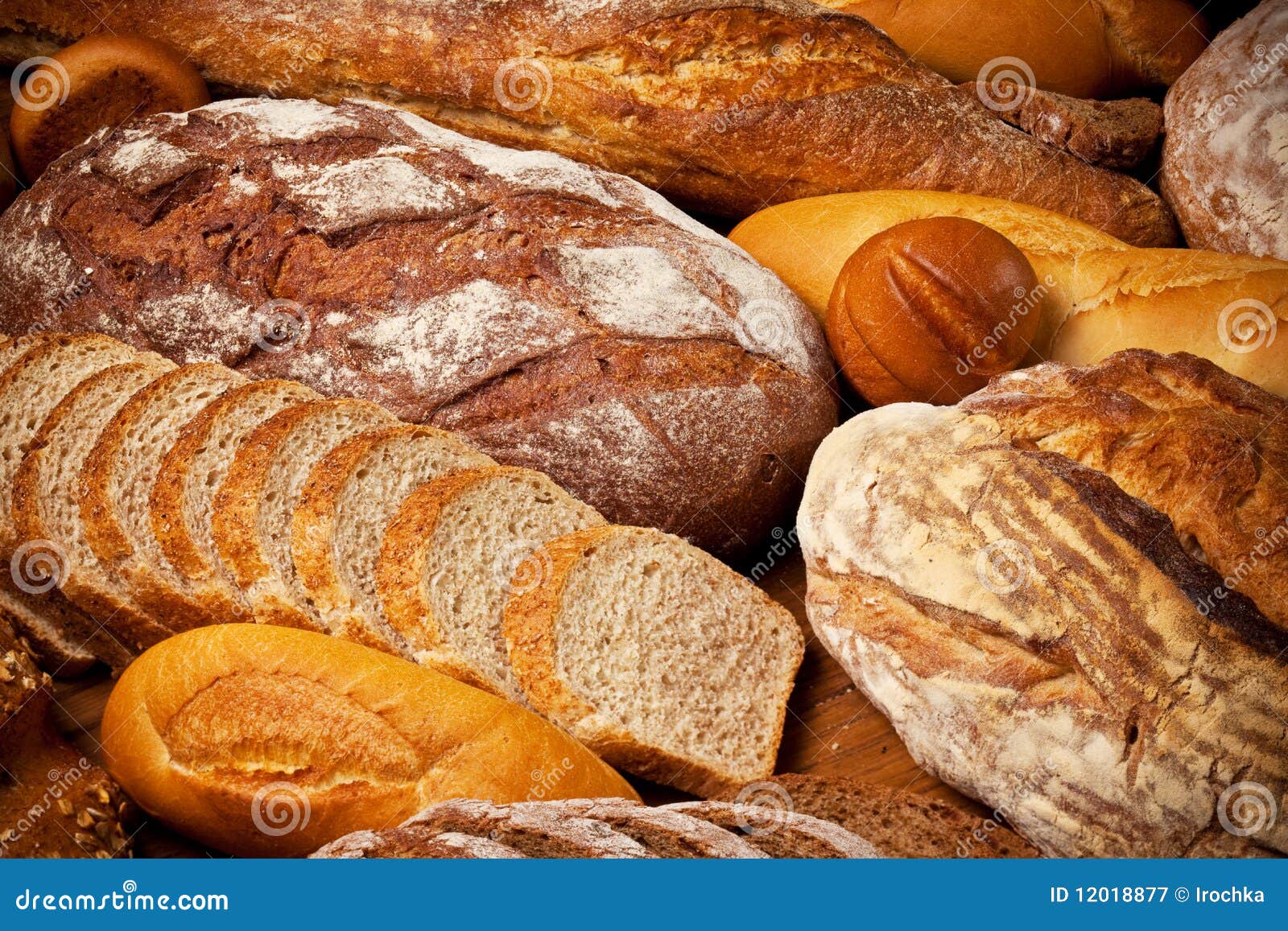 Surtido De Pan Cocido Al Horno Imagen de archivo - Imagen de corteza ...