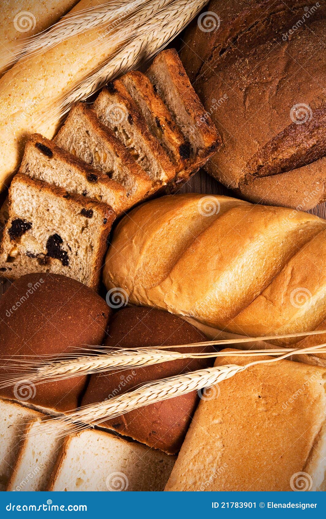 Surtido de pan sabroso imagen de archivo. Imagen de dieta - 21783901