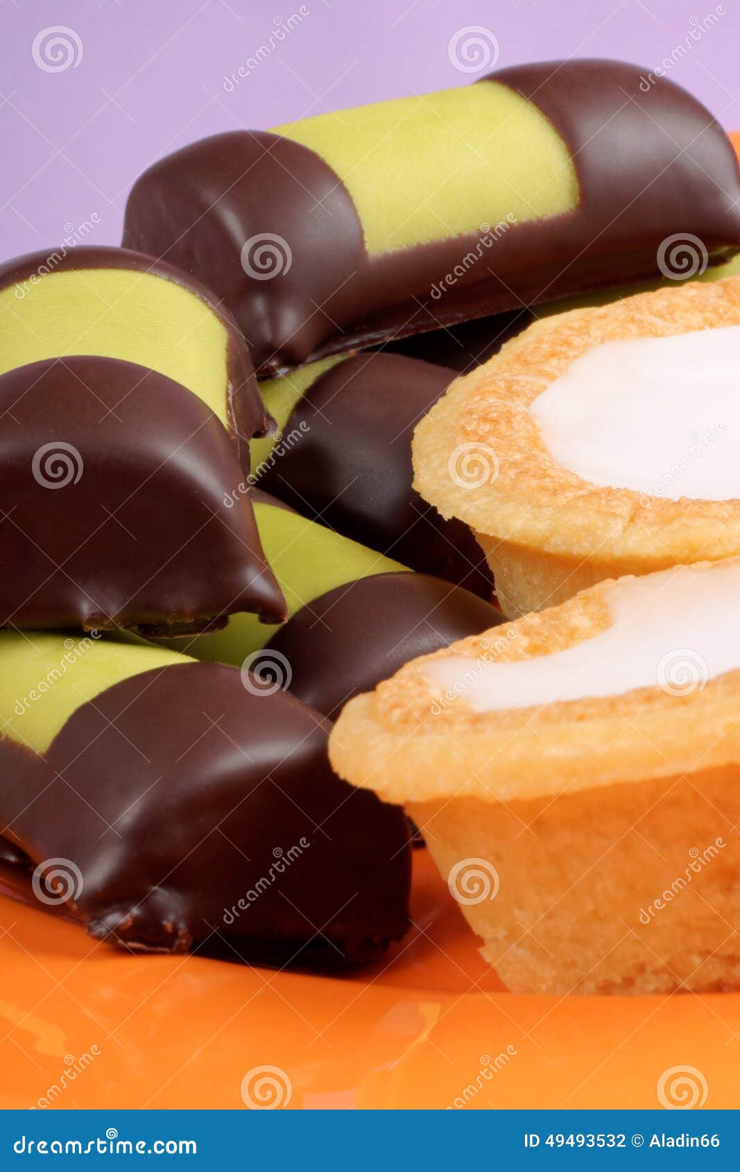 Surtido Sueco De Los Dulces Foto de archivo - Imagen de dulce, rodillo ...