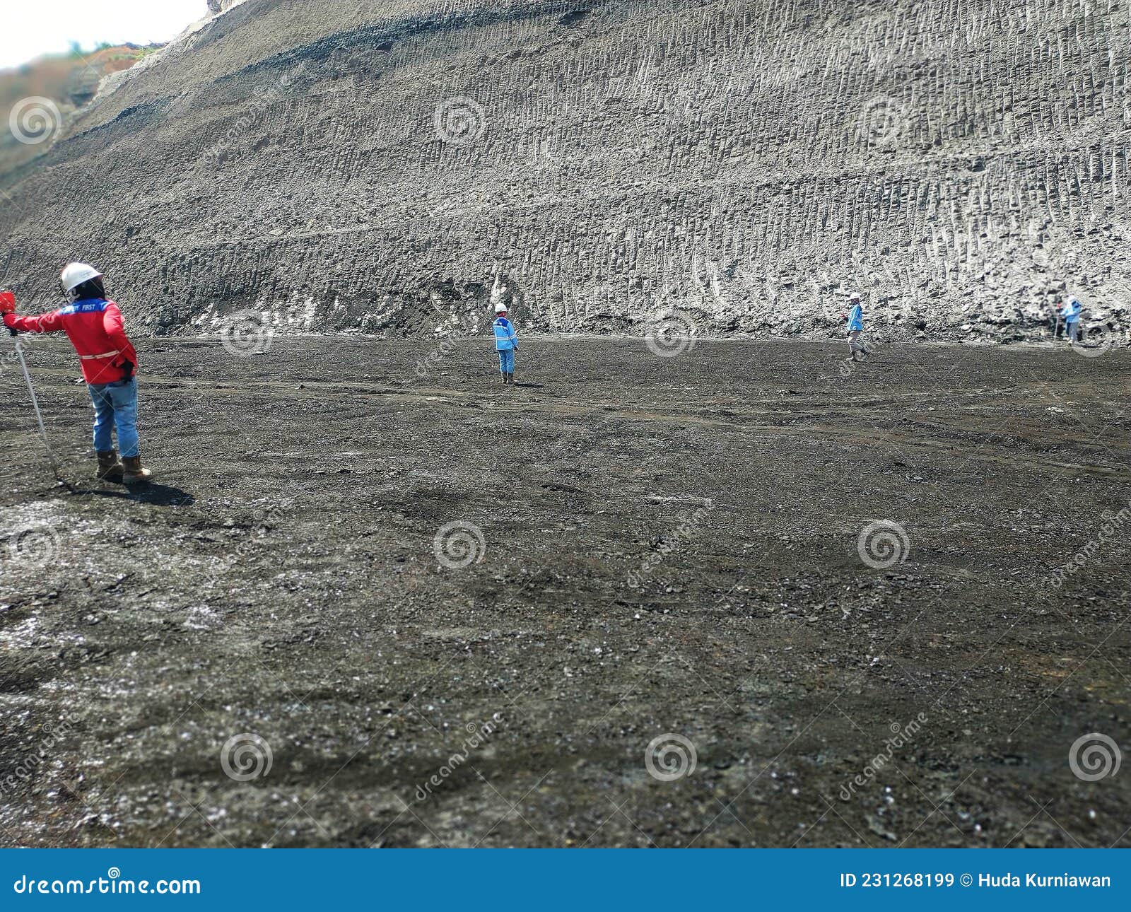 Survey Coal Mine on Expanse, Bottom of High Wall and Highrisk Editorial ...